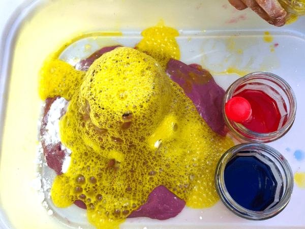 How To Make Baking Soda and Vinegar Volcanoes