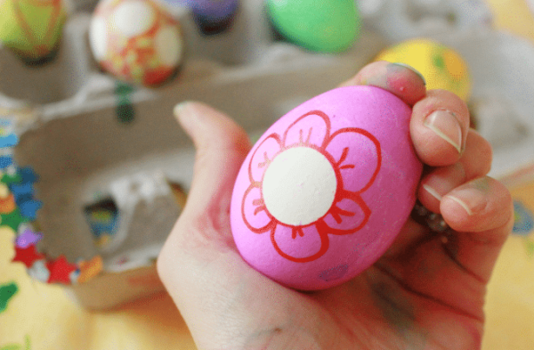 How to Do Easter Egg Decorating with Stickers & Markers