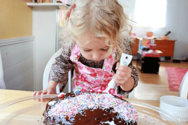 Kids' Cake Decorating Tips and Ideas