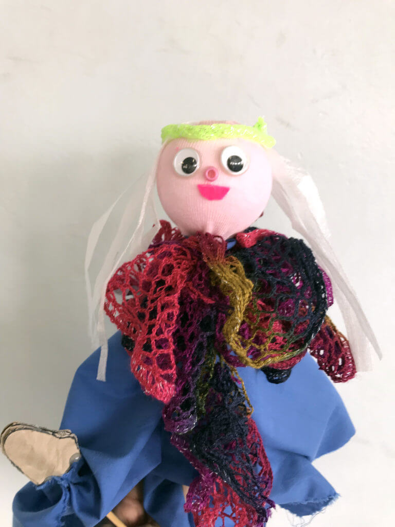 How to Make Easy Hand Puppets for Kids (with no sewing involved!)