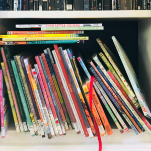 How to Create a Seasonal Home Library for Children