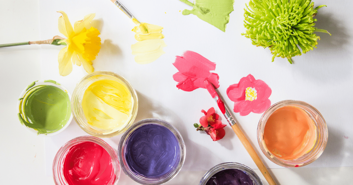 13 Nature Walk Ideas (+ FREE Nature Scavenger Hunt)