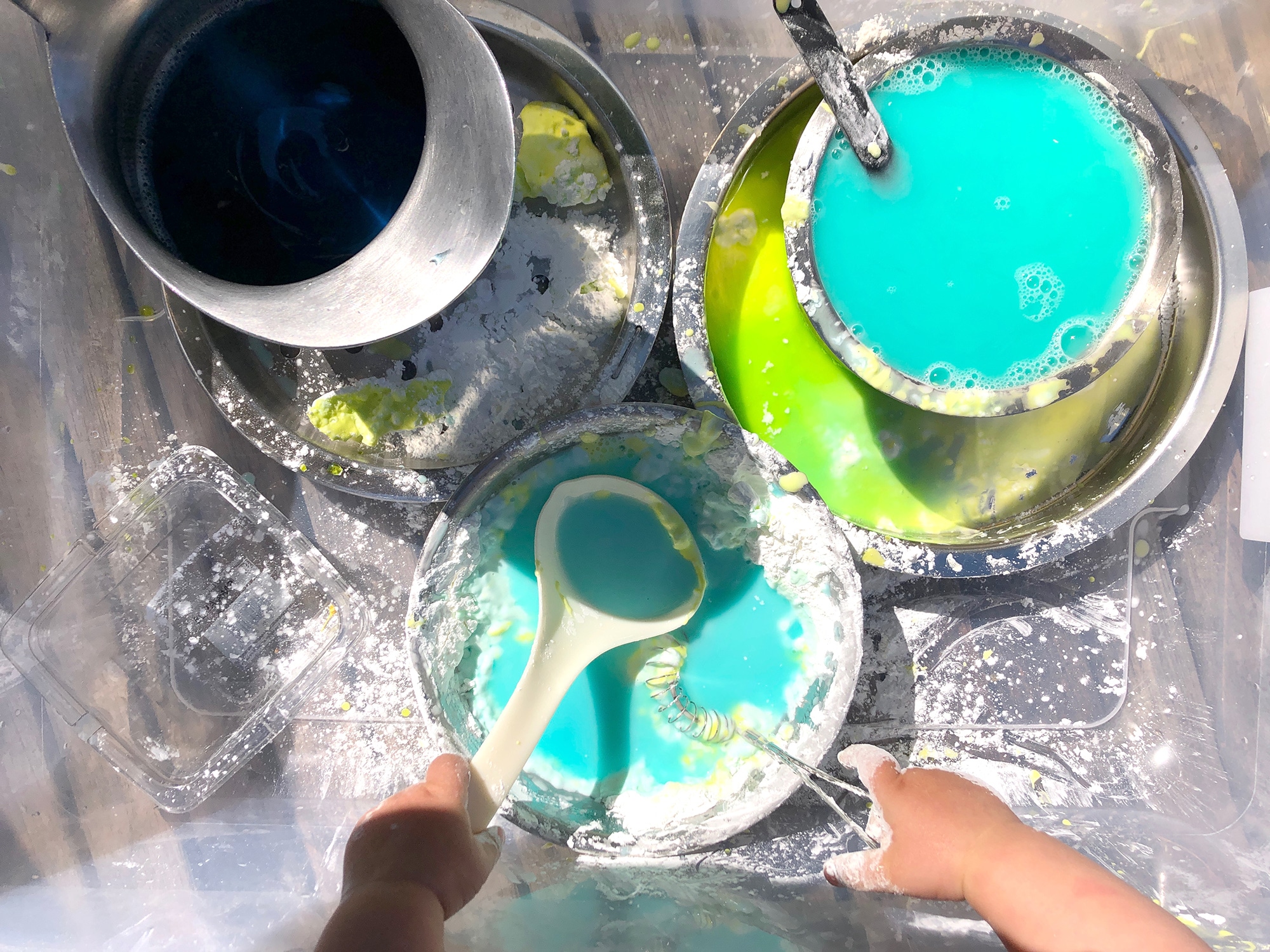 How to Make Oobleck - The Artful Parent
