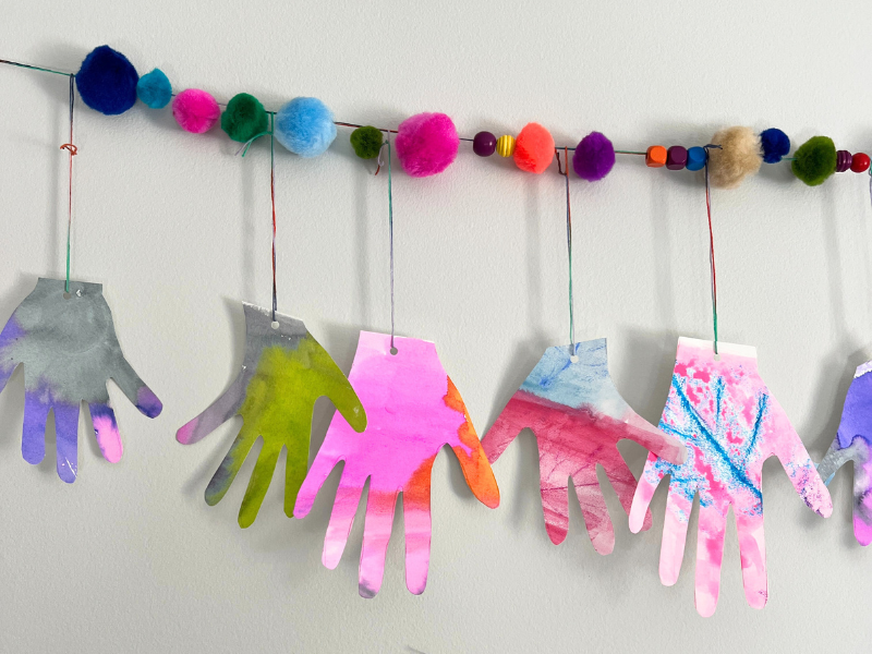 How to Make a Thanksgiving Handprint Art Garland