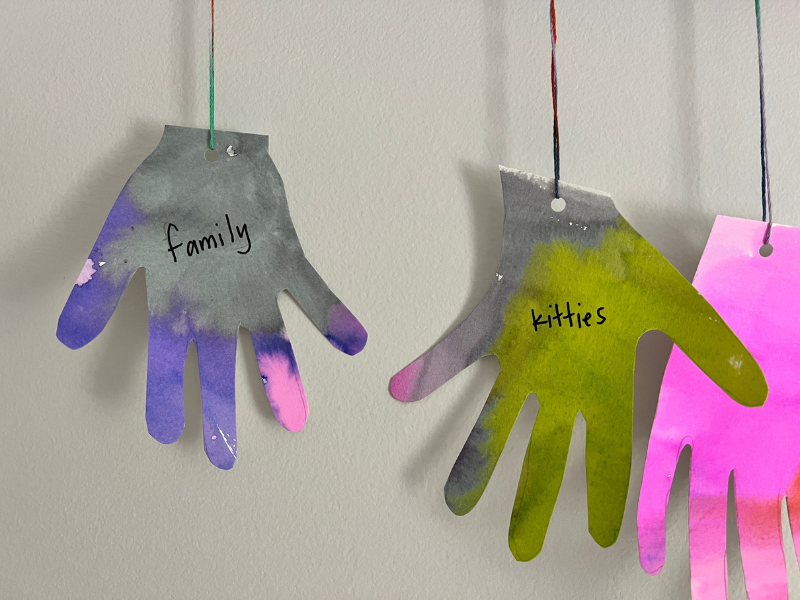How to Make a Thanksgiving Handprint Art Garland