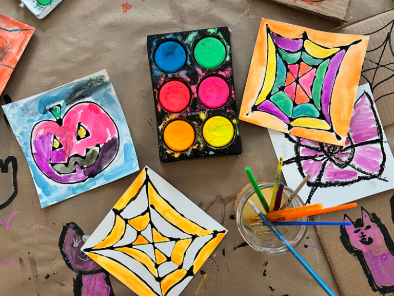 How to Make Black Glue Halloween Spider Webs