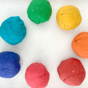30 Ideas with Playdough for Kids