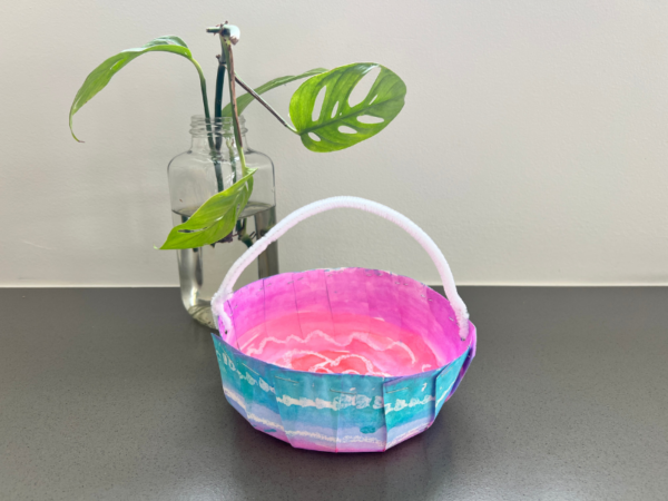 How to Make Mini Easter Baskets with Paper Plates