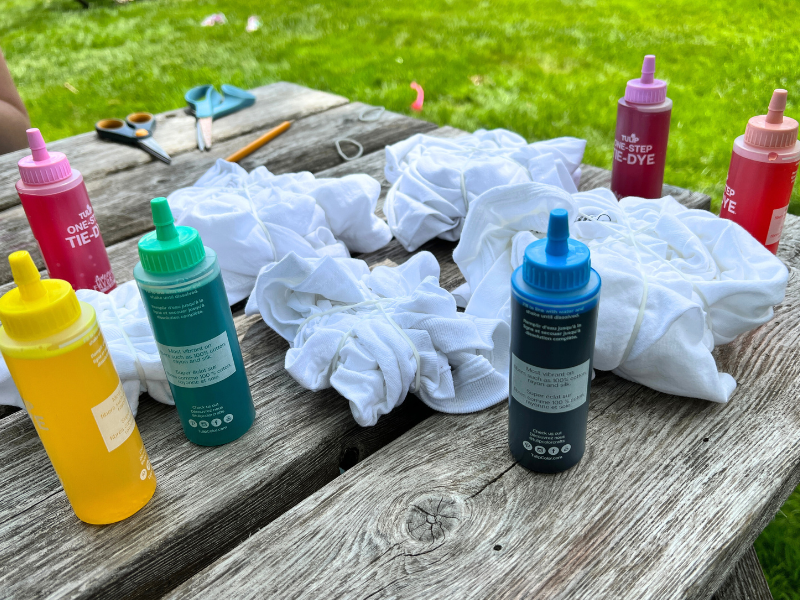 How to Tie Dye Shirts with Kids