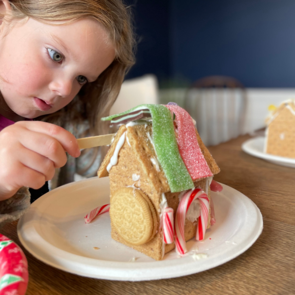 Easy Gingerbread House with Graham Crackers