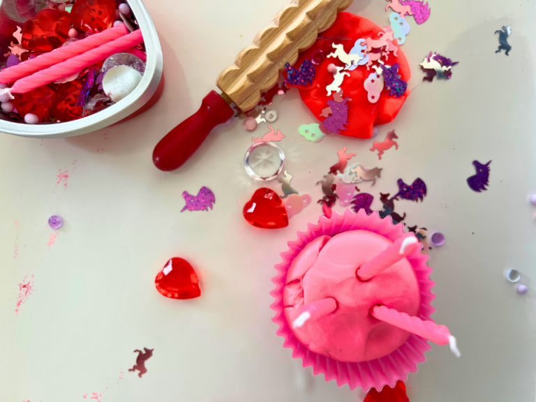 How to Set Up a Dramatic Play Bakery with Playdough