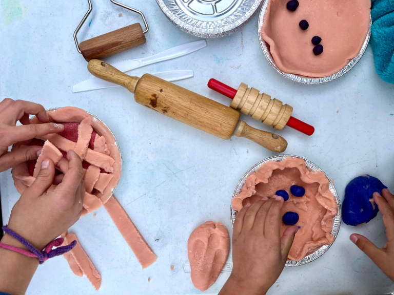 30 Ideas with Playdough for Kids