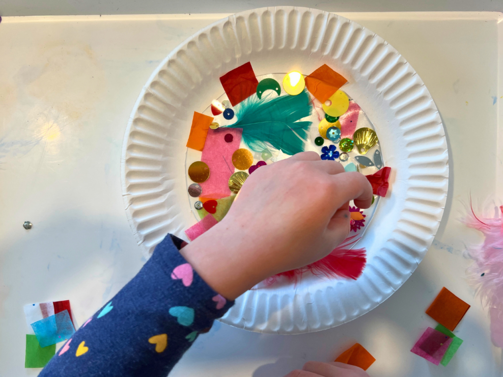 13 Low Mess and Easy Art Activities for Kids
