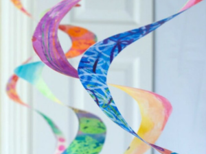 How to Make Beautiful Paper Twirlers