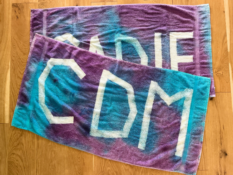 How to Spray Dye Towels for Summer - The Artful Parent