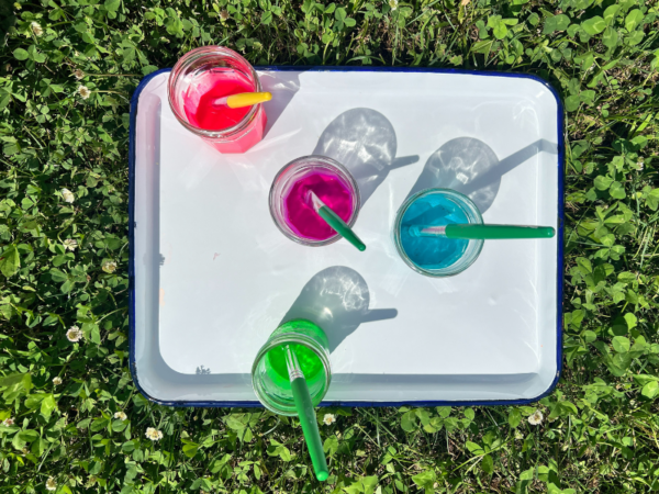 How to do Splatter Painting with Kids