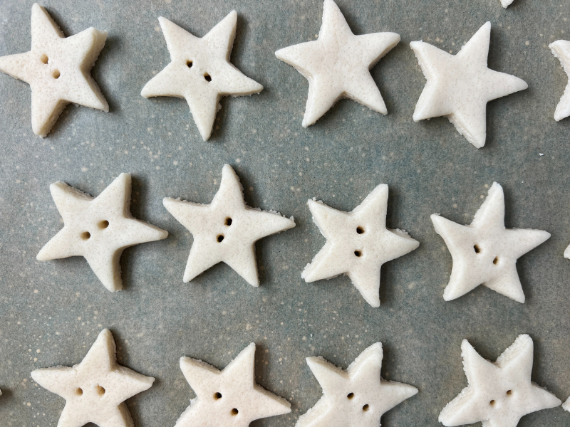 How to Make a Salt Dough Star Garland - The Artful Parent